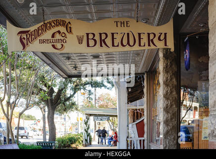 Texas, Hill Country, Fredericksburg, Downtown, Main Street, shops ...