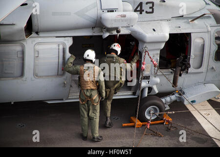 us coast guard sh-60 seahawk helicopter Stock Photo - Alamy