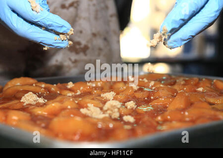 Marines from Food Service Company, Combat Logistics Regiment 27, 2nd ...