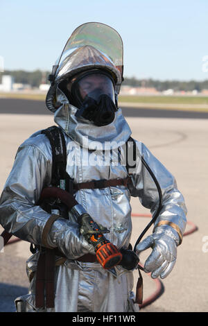 Marines with the Expeditionary Firefighting and Rescue team attached to ...