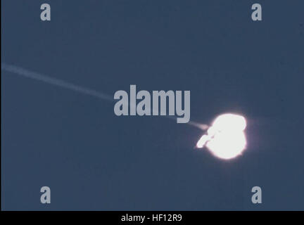 Nov. 20, 2012 - David's Sling Weapons System Stunner Missile intercepts ...