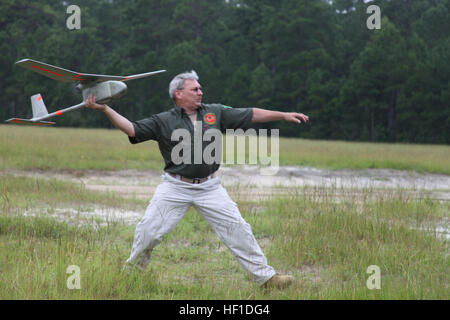 An instructor for Training and Logistics Support Activity - Pacific ...
