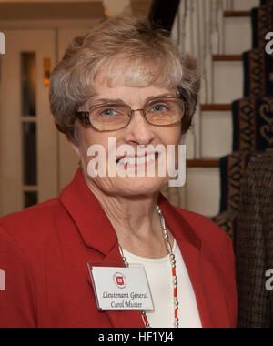 Debbie Paxton, wife of the Assistant Commandant of the Marine Corps ...