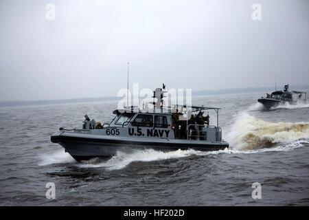 A U.S. Navy 34-foot Dauntless Sea Ark patrol boat assigned to Maritime ...