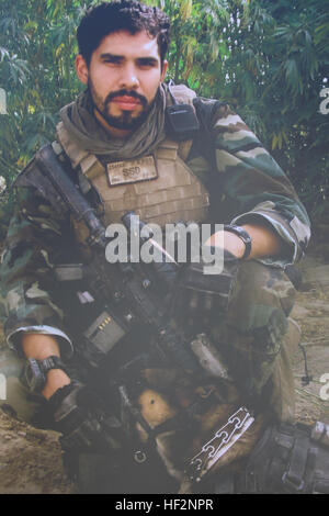 A Special Amphibious Reconnaissance Corpsman, or SARC, provides ...