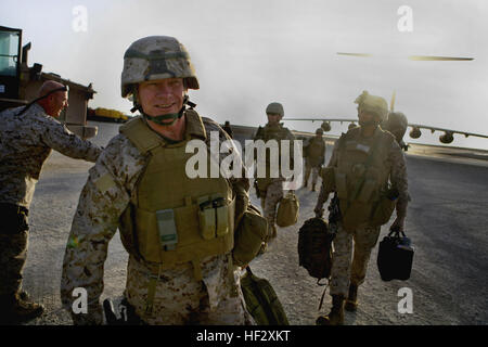 Brig. Gen. Larry Nicholson, commanding general of Marine Expeditionary ...