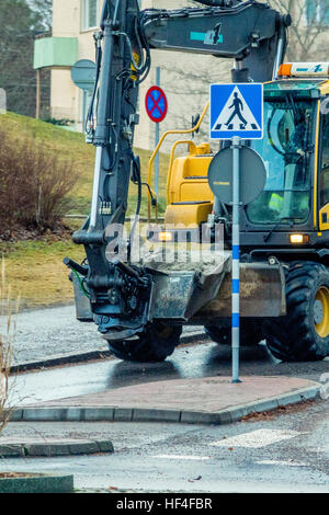 CAUTION Heavy Pedestrian Traffic sign Stock Photo - Alamy
