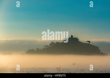 Marazion, Cornwall, UK. 30th December 2016. UK Weather. Early morning ...