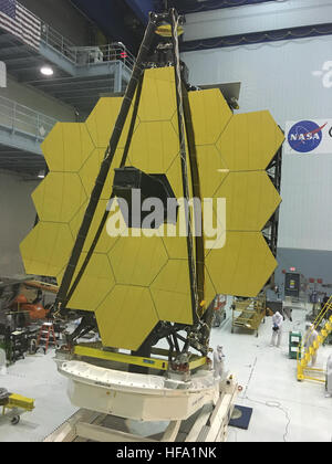 The James Webb Space Telescope, successor to Hubble, is built for deep ...