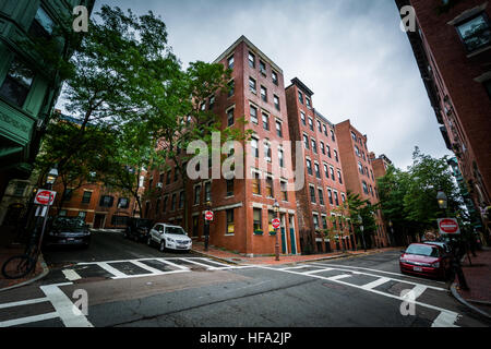 Intersection and historic buildings in Beacon Hill, Boston ...