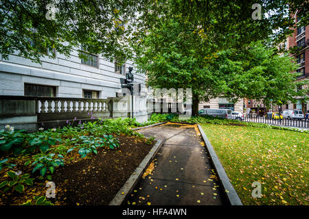 Walkway and gardens outside the Massachusetts State House, in Beacon ...