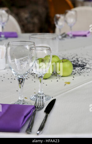 Formal garden party reception setting Stock Photo - Alamy