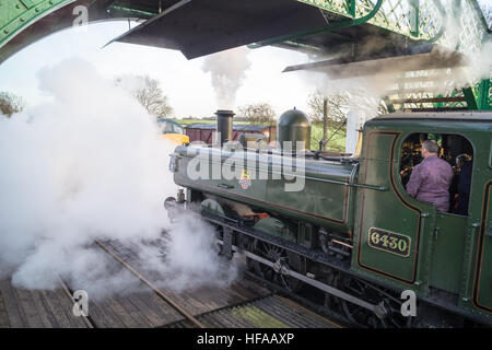 Preserved London Transport pannier tank steam locomotive L99 Stock ...