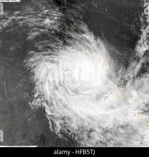 Cyclone Ului at landfall 2010 - 03 - 21 Stock Photo - Alamy