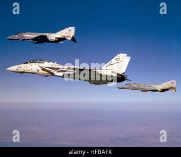 F-14A VF-24 in flight with F-4S VF-301 1986 Stock Photo - Alamy