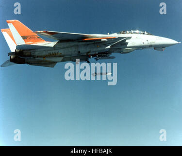 An F-14A/B Tomcat aircraft assigned to the Strike Aircraft Test ...