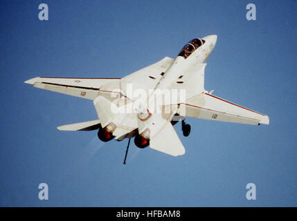 F-14 top view with wings forward Stock Photo - Alamy