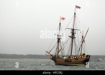 Replicas of The Susan Constant, Godspeed and Discovery ships that ...
