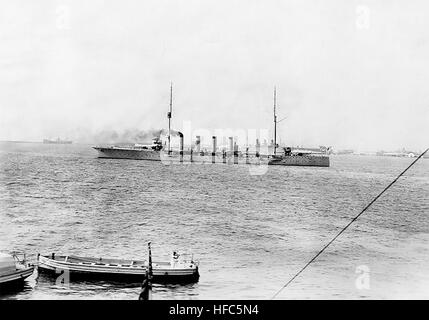 Japanese light cruiser Yahagi Stock Photo - Alamy