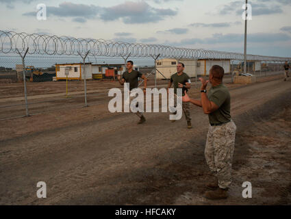 Marines run the 880-yard run in their first Combat Fitness Test at ...