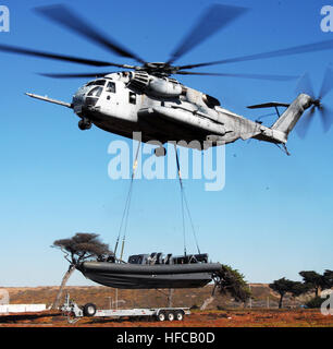 Calif., IMPERIAL BEACH, land to water, Marine Corps CH-53 helicopter ...