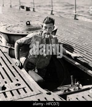 U.S. Navy, Momsen Lung, 1930 Stock Photo - Alamy