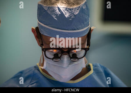 160823-N-CV785-052 PADANG, Indonesia (Aug. 23, 2016) U.S. Navy Capt ...