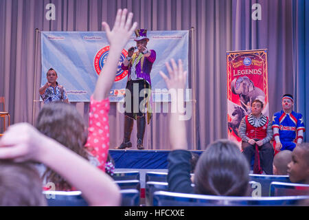 Ringling Bros. ringmaster Johnathan Lee Iverson opens the final show of ...