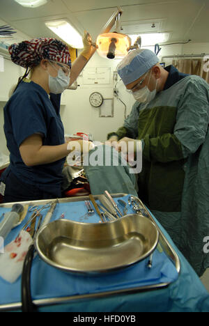 Sailors perform dental operation aboard USS Nimitz Stock Photo - Alamy