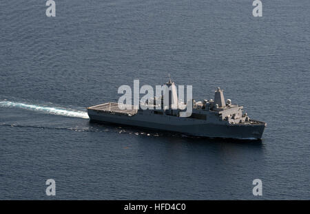 Ships conduct photo exercise 140313 Stock Photo - Alamy