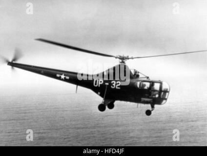 Sikorsky HO3S-1 HU-1 in flight Stock Photo - Alamy