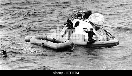 UDT-12 divers at the Apollo 8 capsule 1968 Stock Photo - Alamy