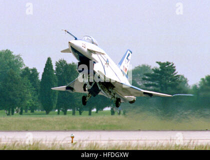 US Navy The X-31 VECTOR (Vectoring, Extremely Short Takeoff and Landing ...