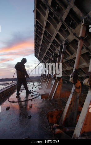 flight deck, jet blast deflector, U.S. 5th Fleet AOR, U.S. navy , USS ...