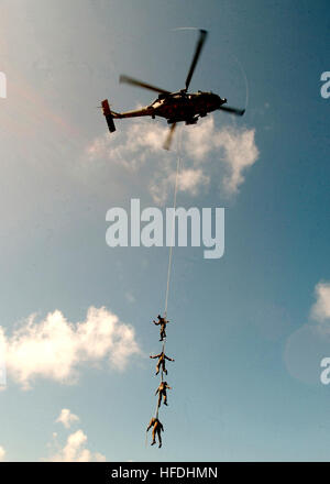 US Navy HS-4 practices SPIE rigging aboard USS Abraham Lincoln Stock ...