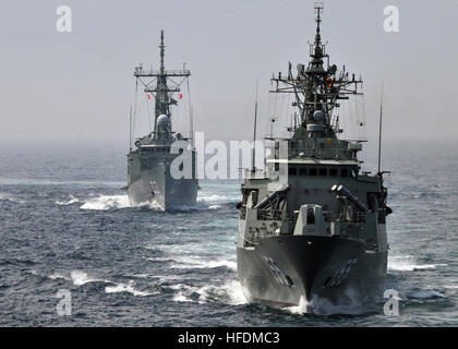 HMAS Sydney (FFG 03) Adelaide-class guided-missile frigate of the Royal ...