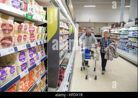 Inside Tesco supermarket Stock Photo - Alamy