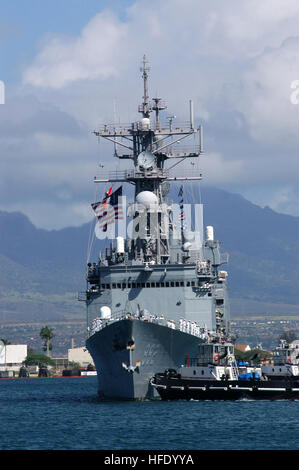 The US Navy's spruance class destroyer, USS MOOSBRUGGER (DD 980 ...