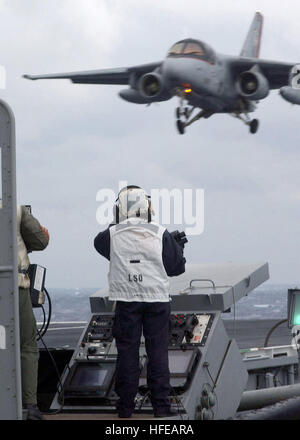 US Navy An S-3B Viking makes an arrested landing on the flight deck ...