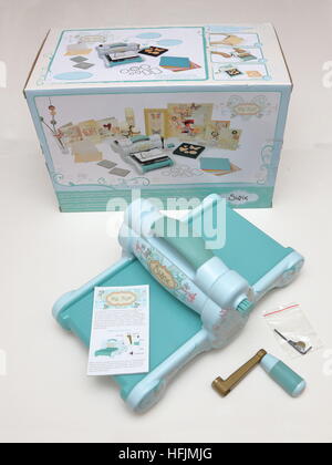 Sizzix Big Shot craft tool for embossing and cutting card and paper ...