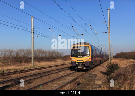 First Capital Connect class 365 train at Hitchin railway station ...