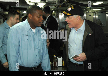 US Navy Lt. Gov. of Illinois, the Honorable Patrick Quinn, speaks with ...