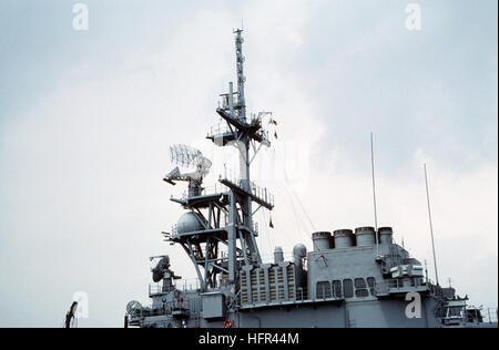 A view of the fore mast of the guided missile destroyer USS SCOTT (DDG ...