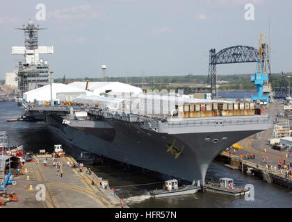 US Navy Line handlers keep the station-to-station phone line steady in ...