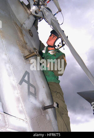 US Navy Aviation Antisubmarine Warfare Technician First Class Rich ...