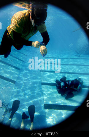 Scuba students at the Naval Diving and Salvage Training Center undergo ...