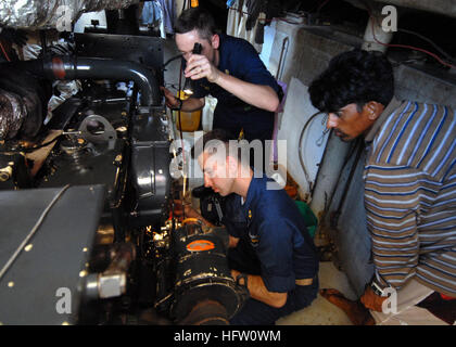 USS Carr (FFG 52) provides maritime assistance to a UAE-flagged fishing ...