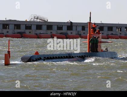 US Navy research and recovery submarine NR-1 heads north in the Thames ...