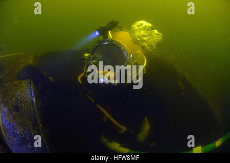 U.S. Navy Reserve, Navy Diver Seaman Jesse Kolek assigned to Naval ...