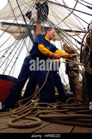 US Navy Storekeeper 1st Class assigned to the mine countermeasures ship ...